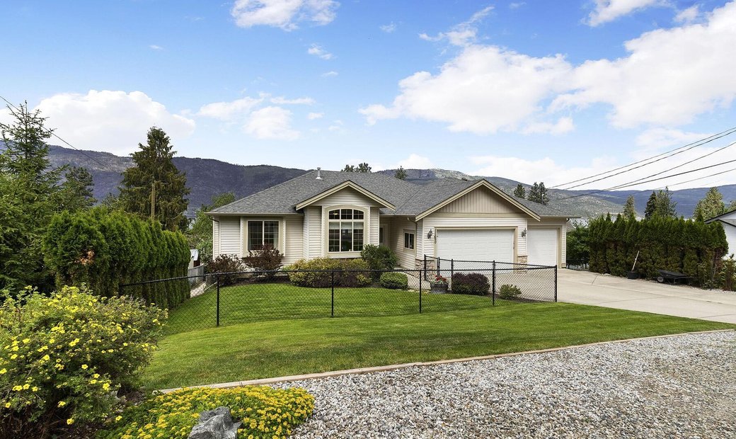 Stunning Family Residence In Lake Country, British Columbia, Canada For ...