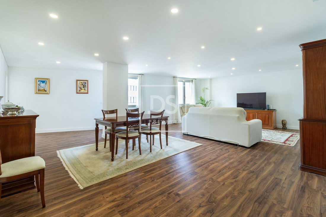 4 Bedroom Flat, Urbanização Quinta Do Infantado, In Loures, Lisbon ...