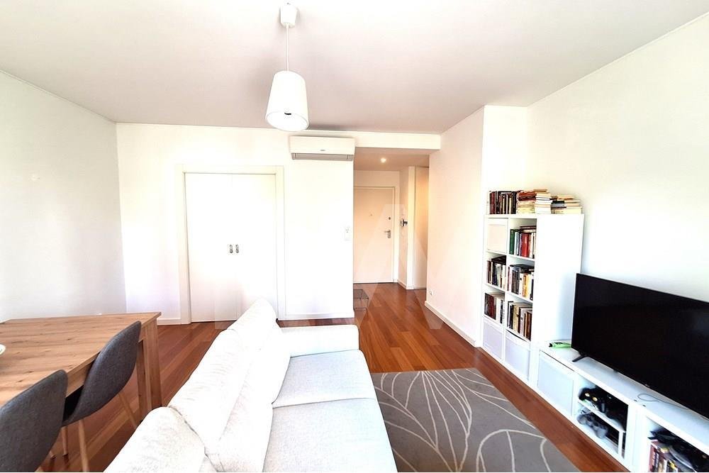 1 Bedroom Apartment | Gated Condominium | Swimming In Lisbon, Lisbon ...