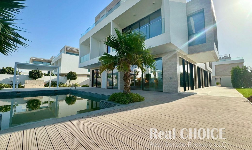 Corner Villa| Large Plot| Ready To Move In Dubai, Dubai, United Arab ...