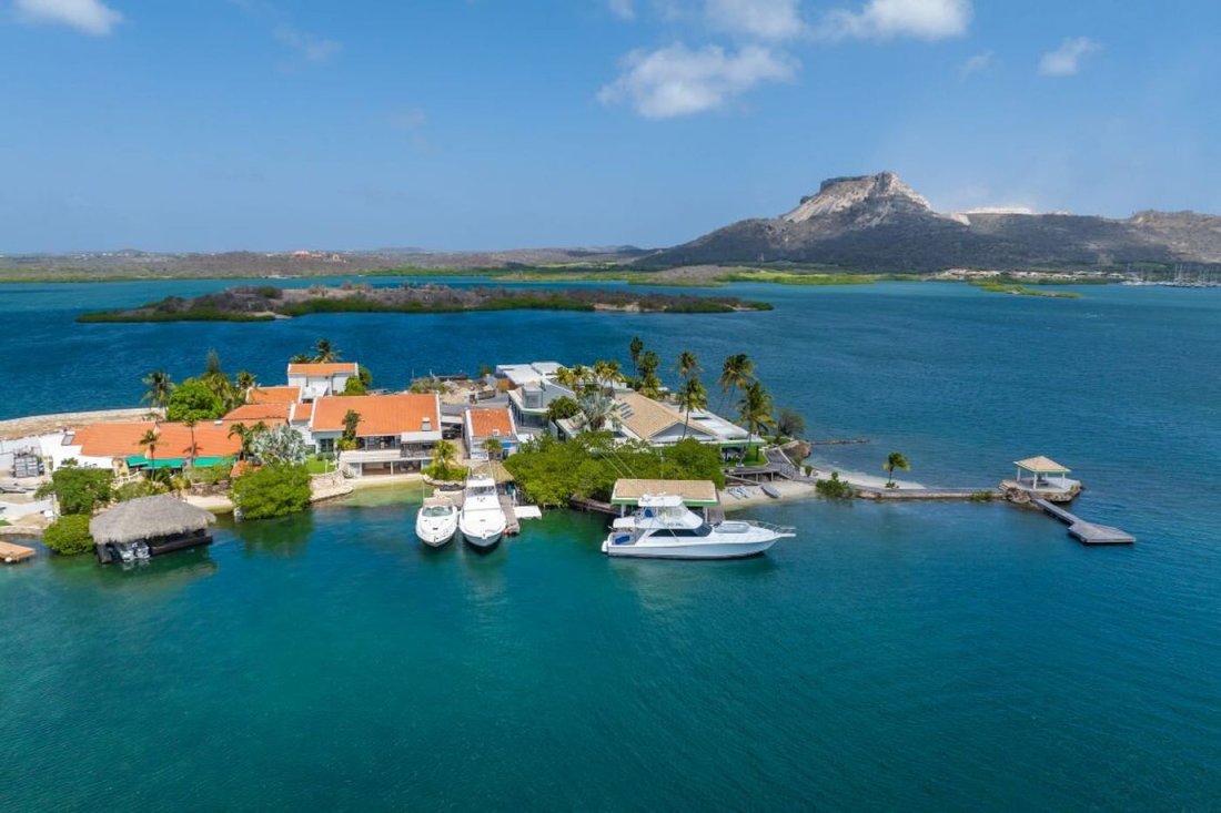 Jan Sofat Villa For Sale With Private Beach And In Willemstad, Curaçao ...