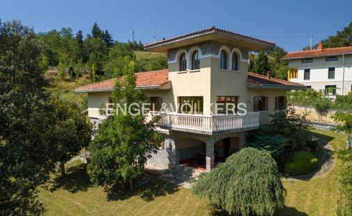 Luxury villas for sale in Aretxabaleta, Basque Country, Spain ...