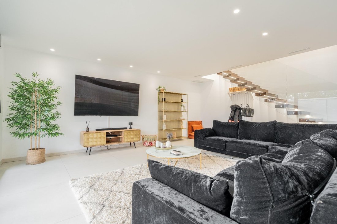 Picanya Villa In Picanya, Valencian Community, Spain For Sale (14675307)