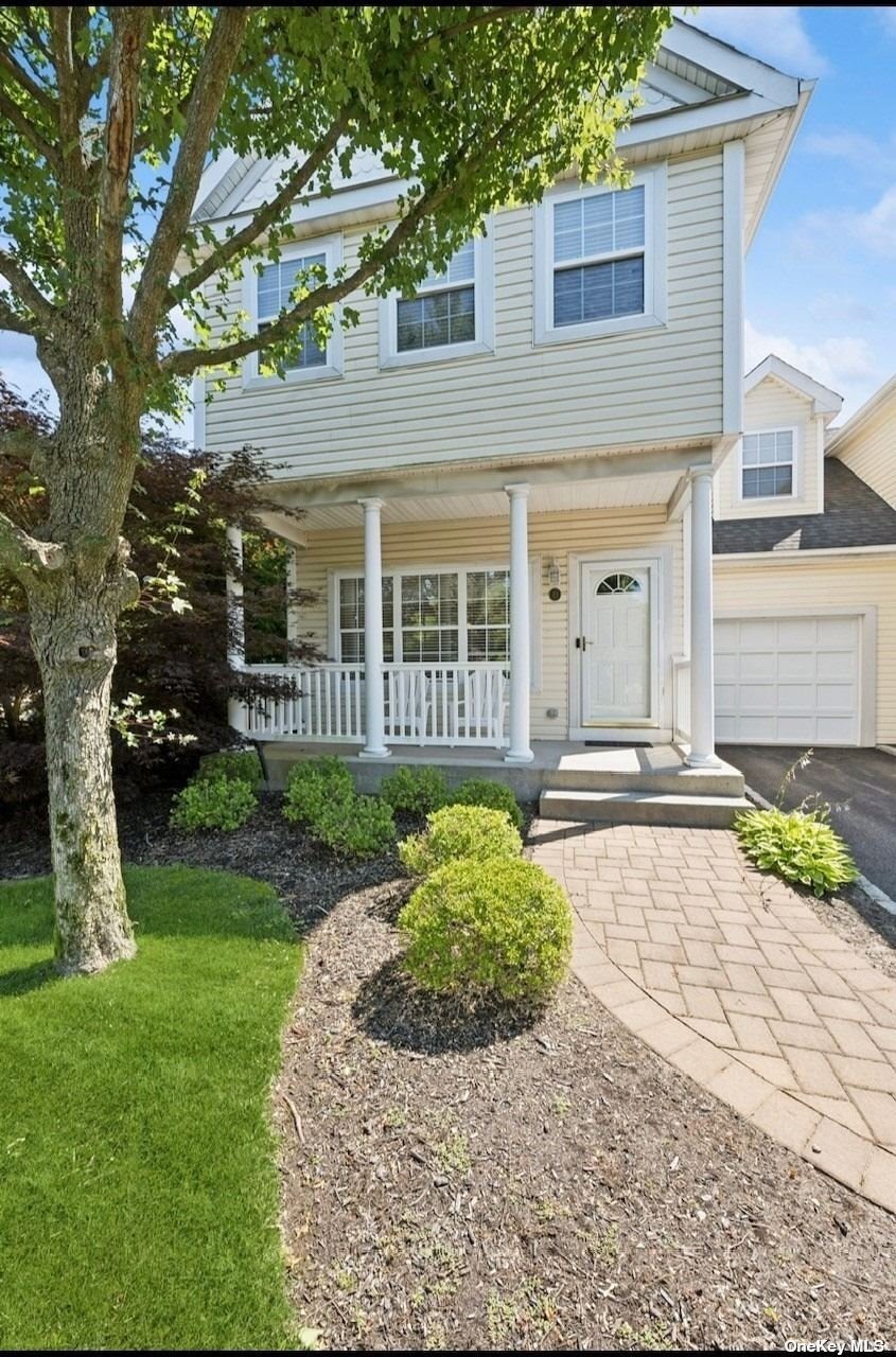 Townhouse Smithtown In Smithtown, New York, United States For Sale ...