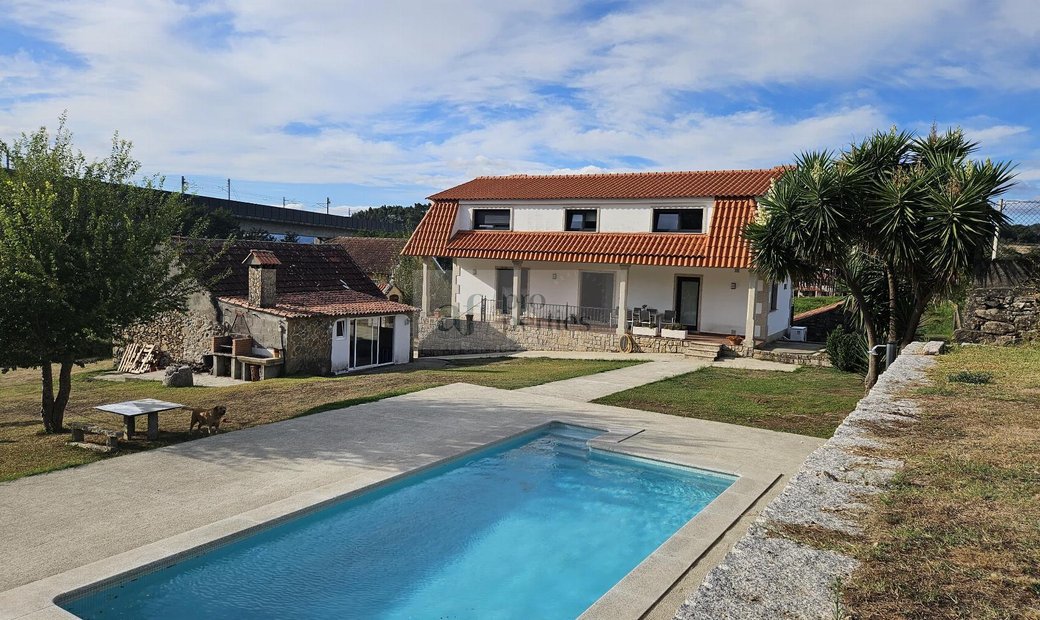 Chalet Redondela Spain In Redondela, Galicia, Spain For Sale (14683436)