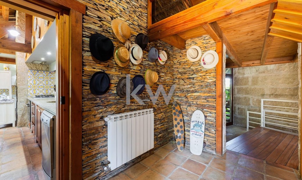 Paredes Town House In Paredes, Porto District, Portugal For Sale (14685566)
