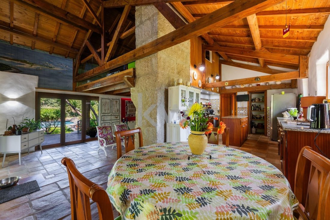 Paredes Town House In Paredes, Porto District, Portugal For Sale (14685566)