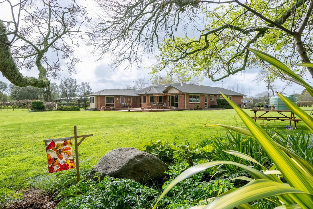9 Oak View Place Newstead In Newstead, Waikato, New Zealand For Sale ...