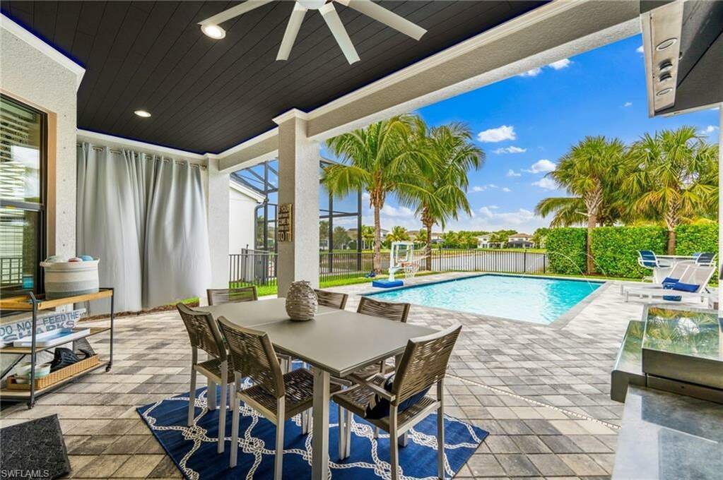 Spectacular Sought After Model In The In Naples, Florida, United States ...
