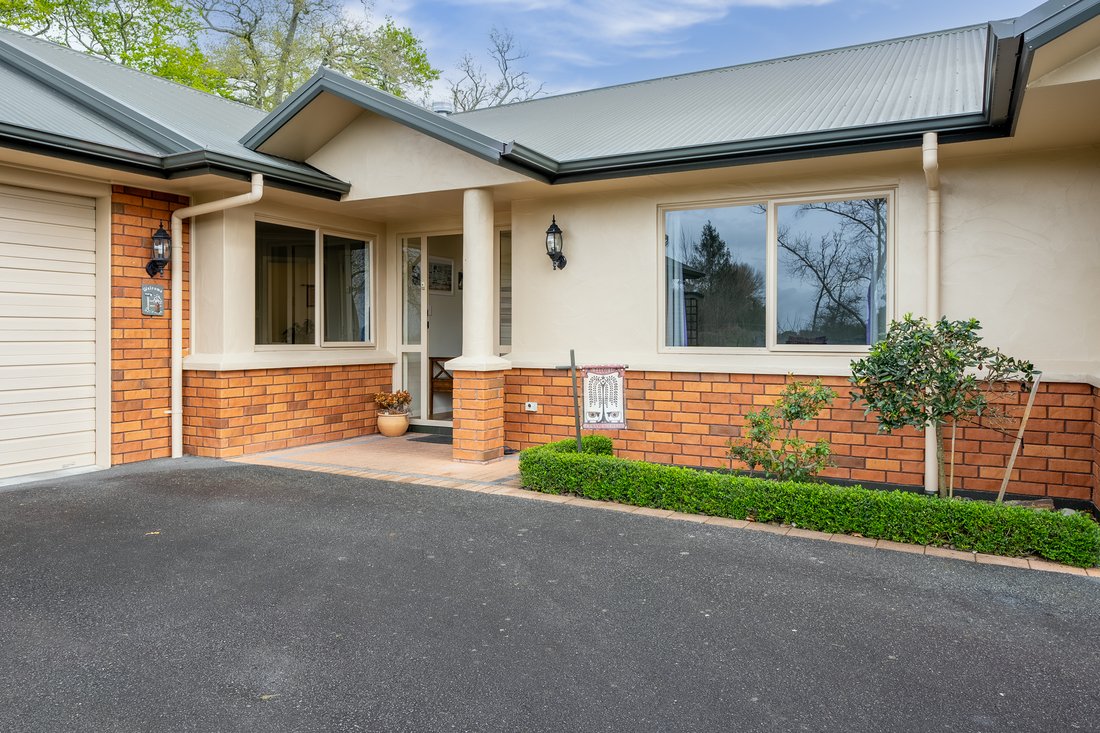 9 Oak View Place Newstead In Newstead, Waikato, New Zealand For Sale ...