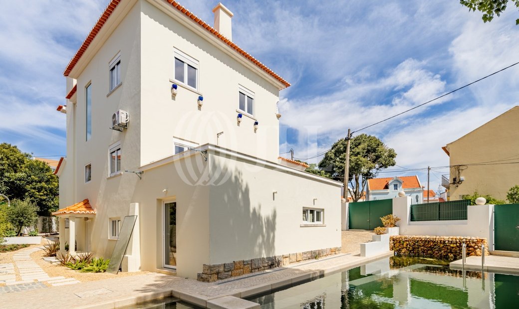 4+2 Bedroom Villa With Pool In The Centre Of In Parede, Lisbon ...
