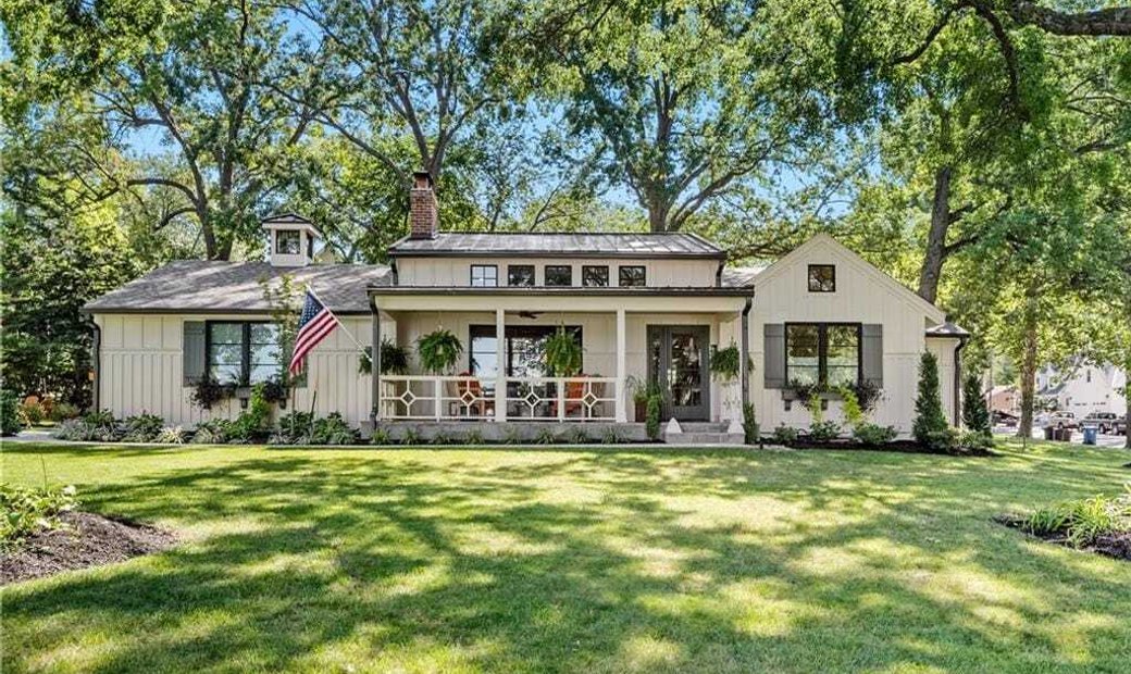 Casa Tipo Rancho Totalmente En Mission Hills, Kansas, Estados Unidos En ...
