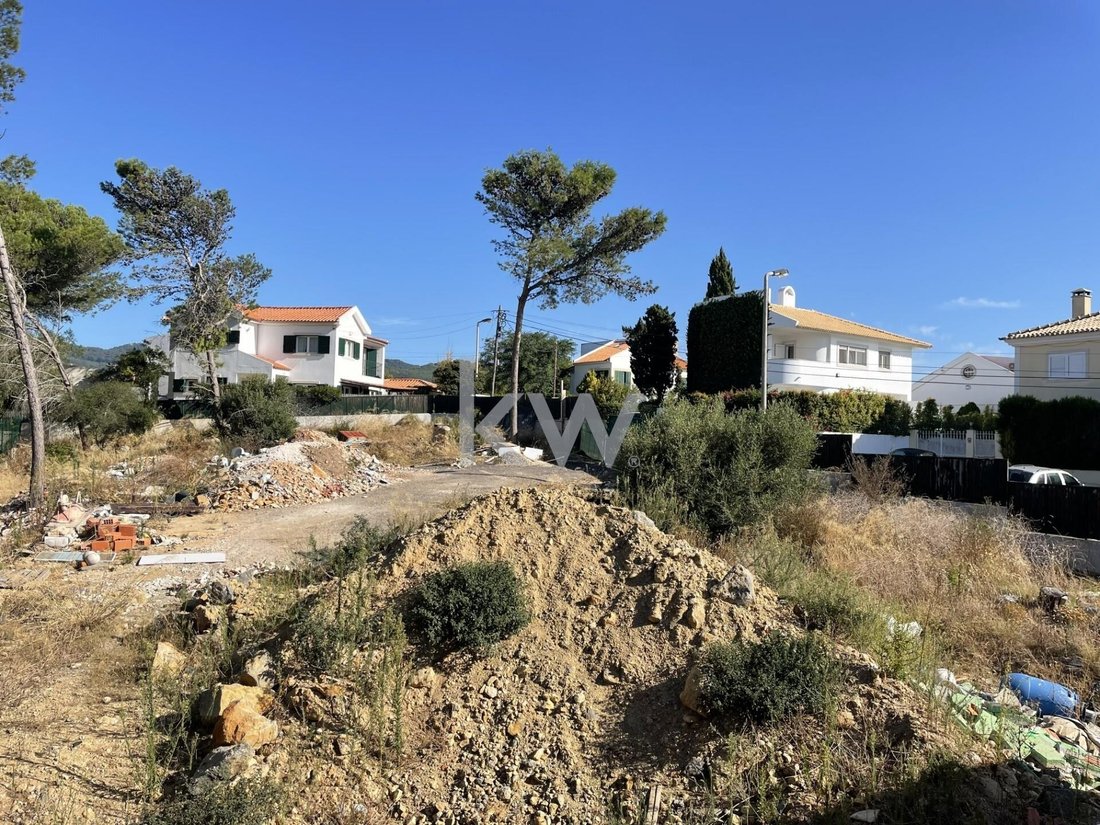 Cascais Land In Brandoa, Lisbon, Portugal For Sale (14678598)