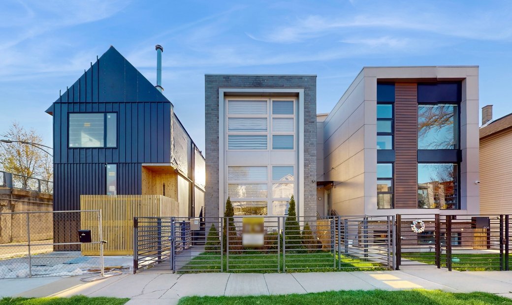 Sleek Design With Urban Convenience In Chicago, Illinois, United States ...