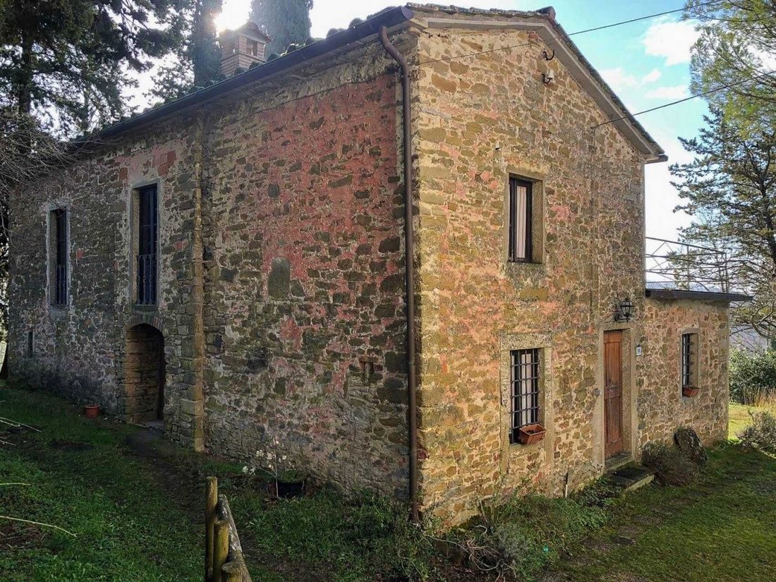 This Beautiful 527 Sqm Property Is On Two Levels In Subbiano, Tuscany ...