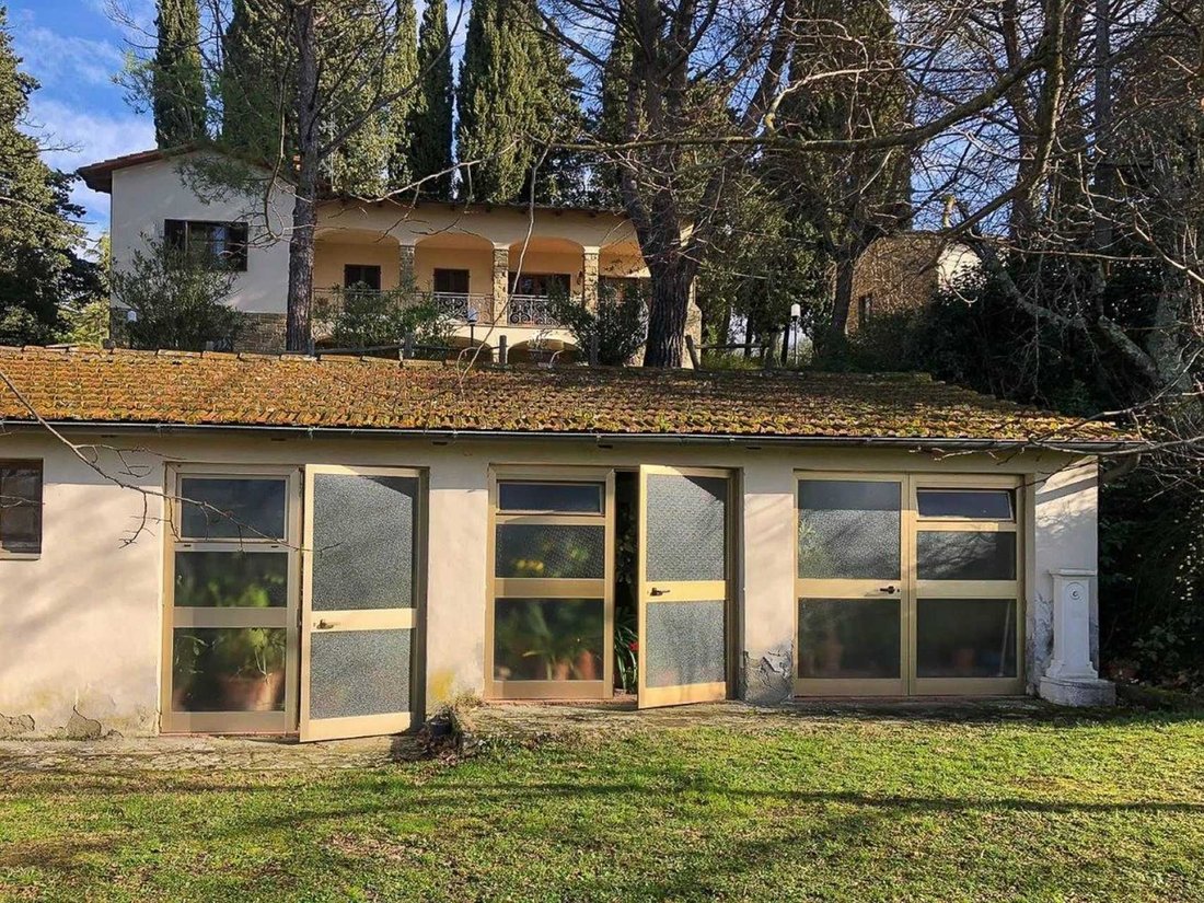 This Beautiful 527 Sqm Property Is On Two Levels In Subbiano, Tuscany ...