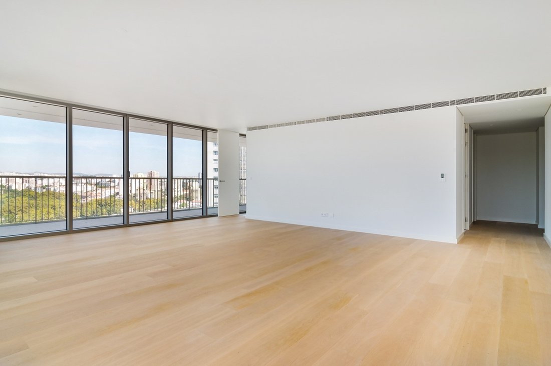 Magnificent, 4 Bedroom Apartment, Infinity Tower, In Lisbon, Lisbon ...
