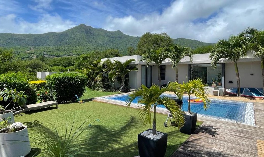 Splendid Family Villa And Its In Case Noyale, Rivière Noire District ...