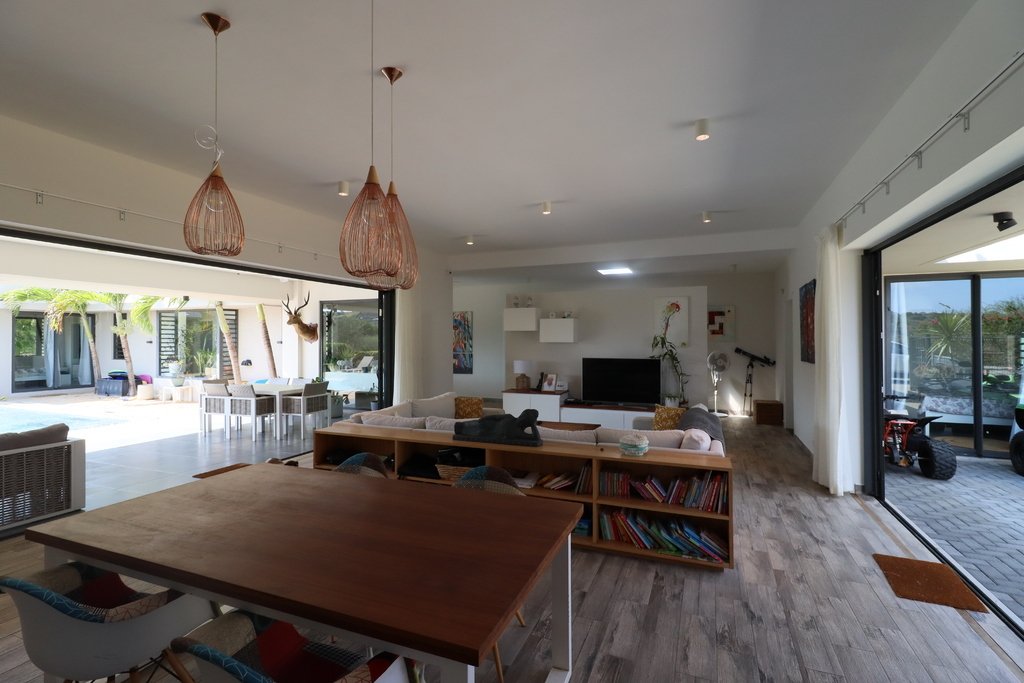 Splendid Family Villa And Its In Case Noyale, Rivière Noire District ...