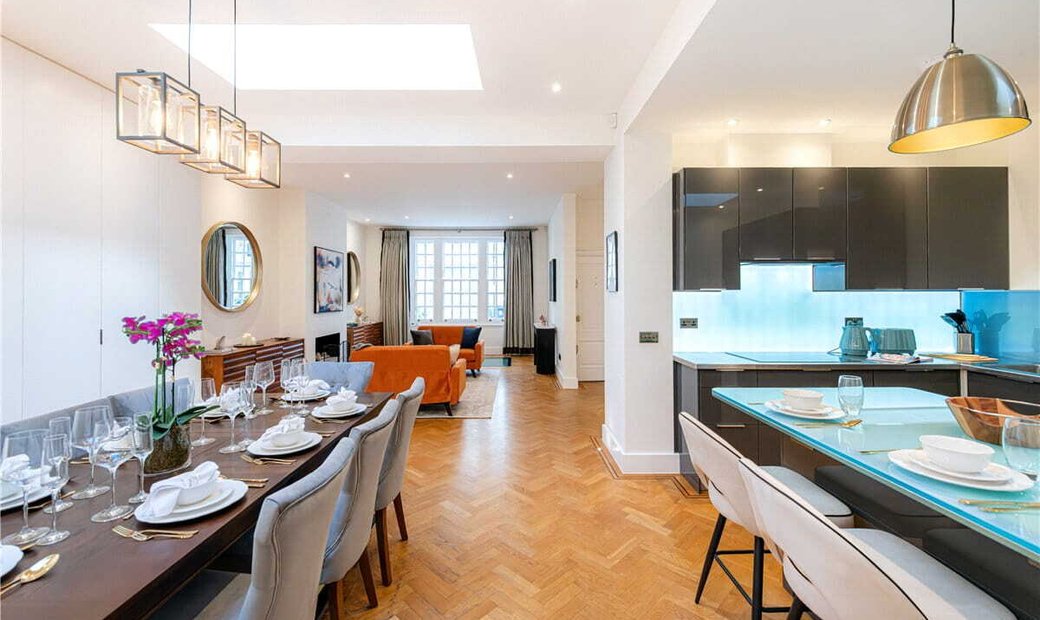 Eaton Mews North, Belgravia Sw1 X In London, England, United Kingdom ...