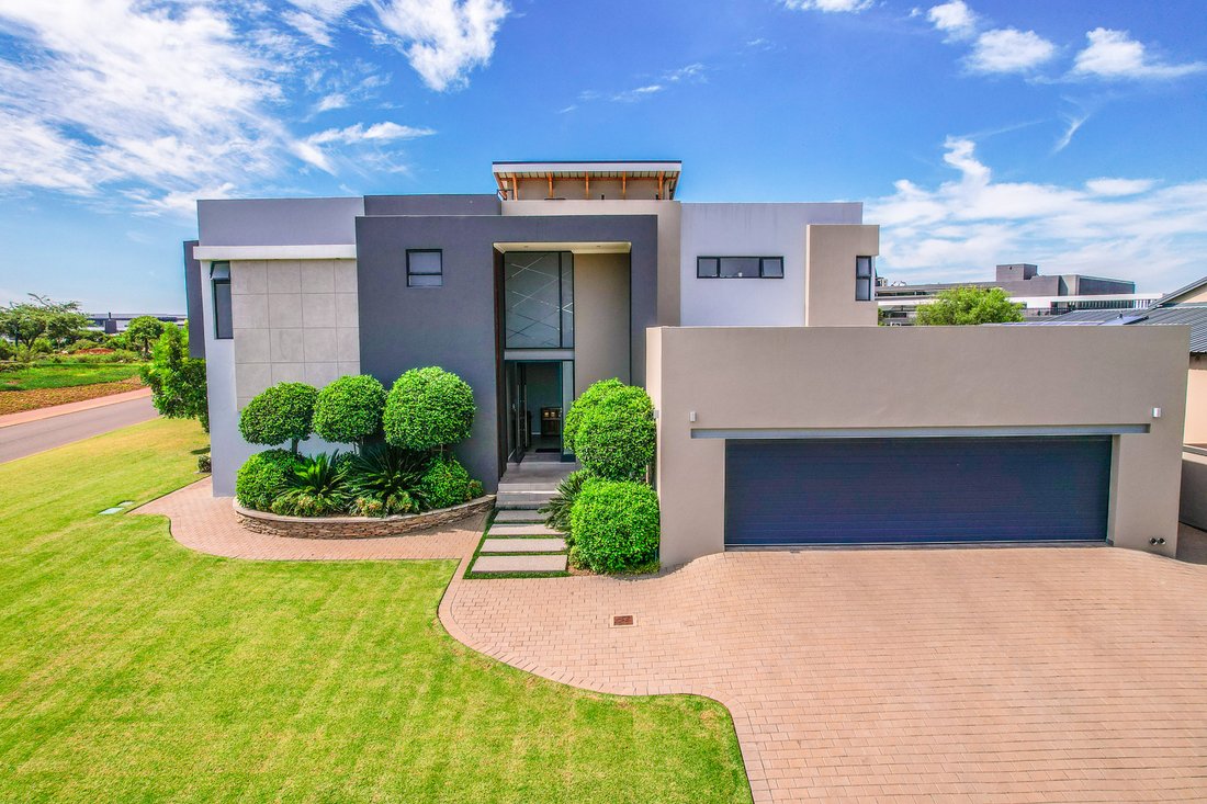 5 Bedroom Family Home Located In Midstream In Centurion, Gauteng, South ...