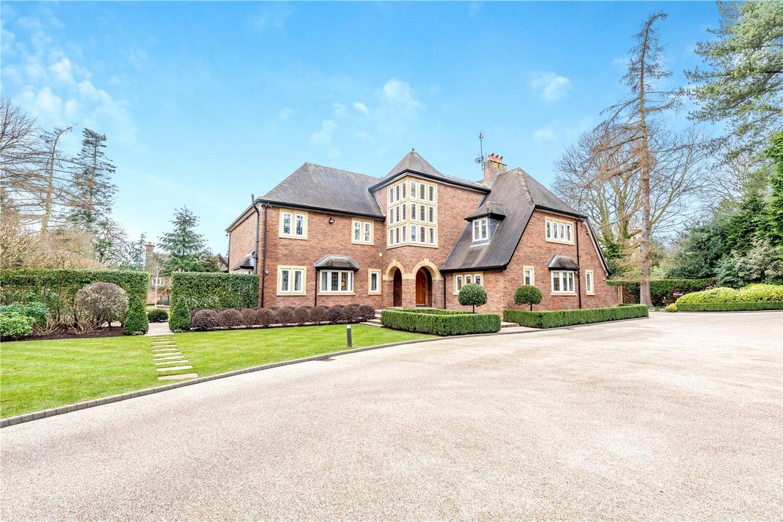 Devisdale Road, Altrincham, Cheshire In Bowdon, England, United Kingdom ...