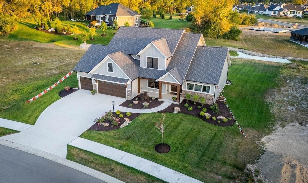 5 Bedrooms Single Family Detached In Huntertown, Indiana, United States ...