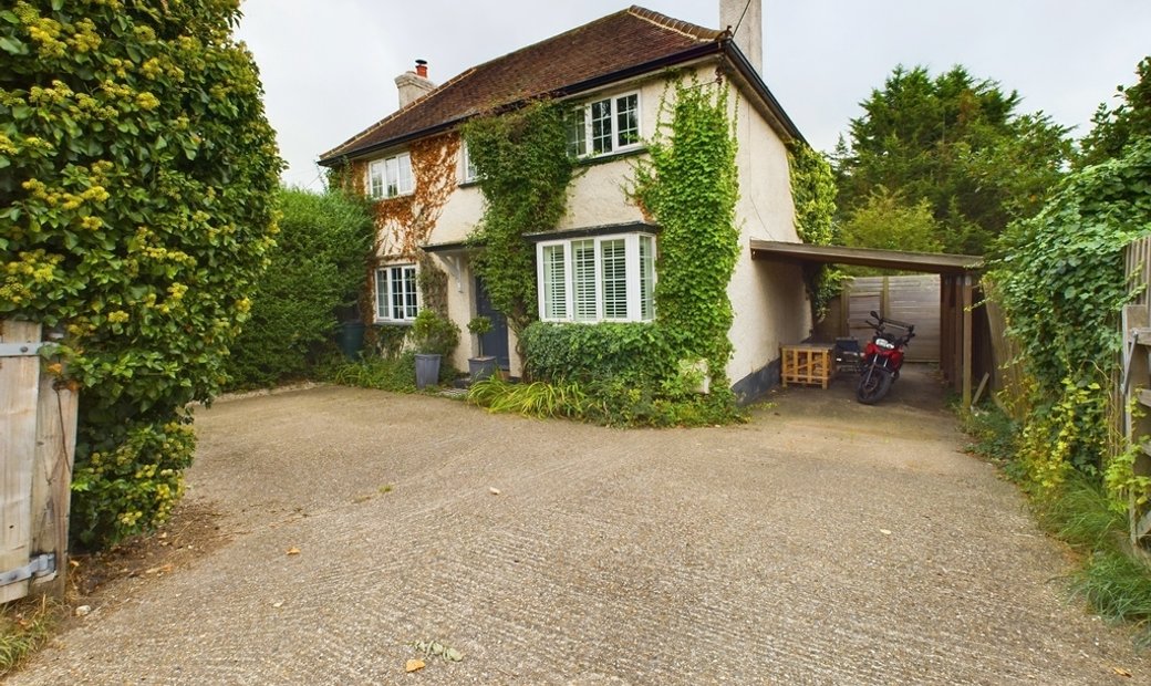**Offered For Sale With No Onward Chain** A In Marlow, England, United ...