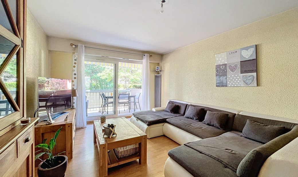 Gex Apartment In Gex, Auvergne Rhône Alpes, France For Sale (14749246)