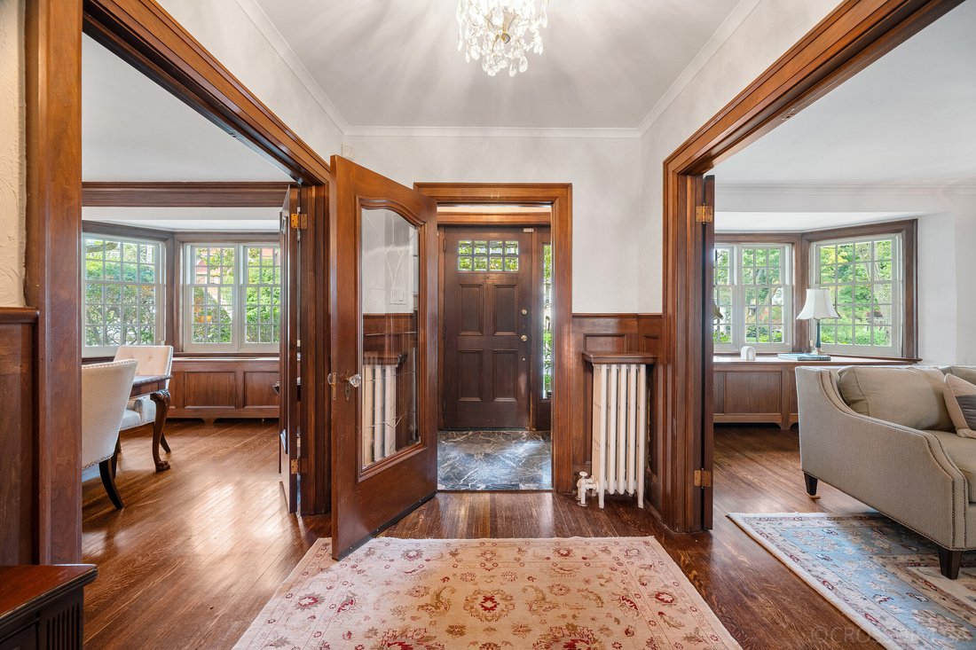 Chaplin Estates Family Home In Toronto, Ontario, Canada For Sale (14745013)