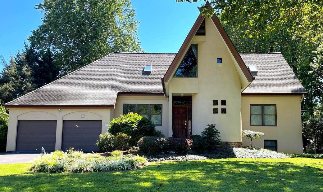 Charmingly Redesigned Gem In Vienna In Vienna, Virginia, United States ...