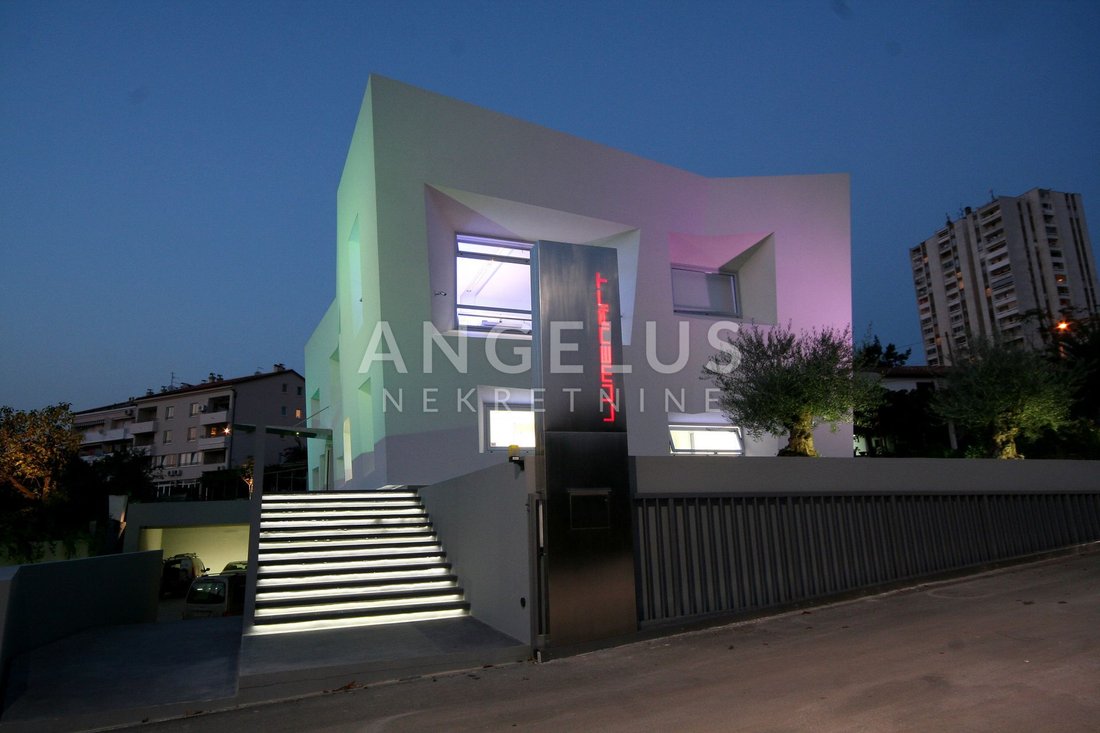 House Pula, 675m2 In Pula, Istria County, Croatia For Sale (14746411)