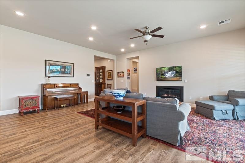 Recently Built One Level Home With Mountain In Reno, Nevada, United ...