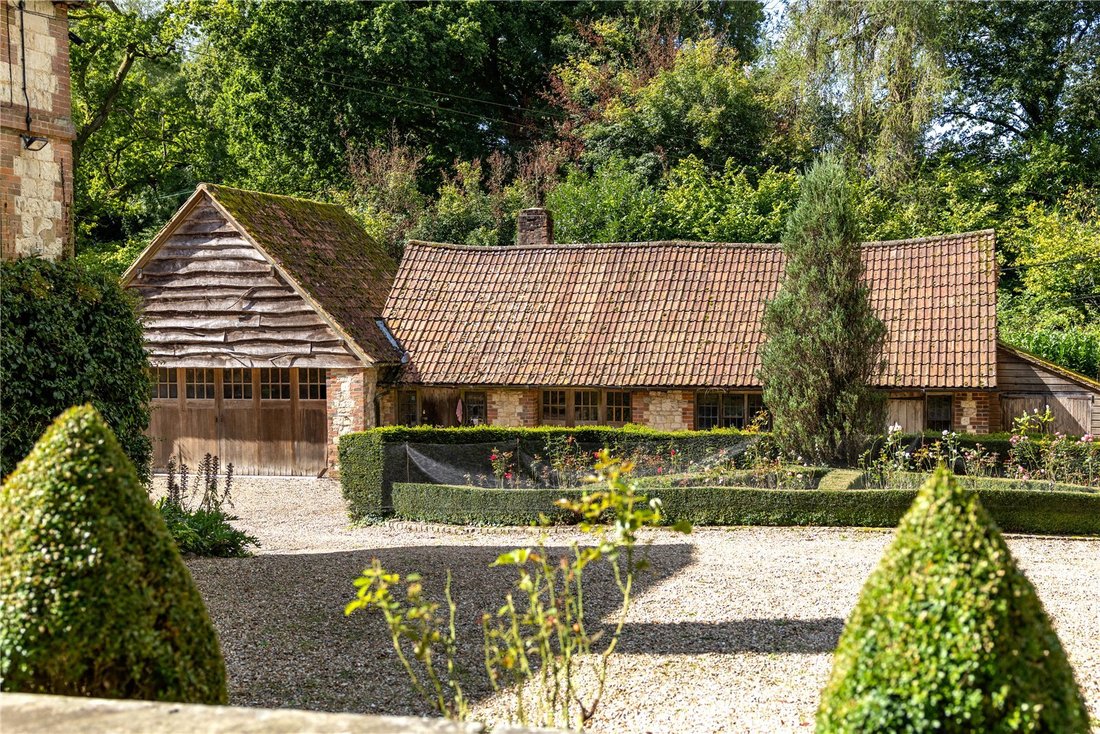 South Hay, Kingsley, Bordon, Hampshire In Hay Place, England, United ...