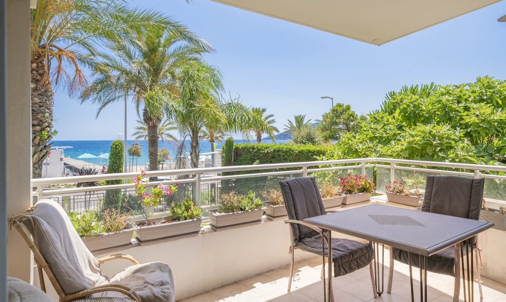 Cannes, Sea Front Apartment In Cannes, Provence Alpes Côte D'azur ...