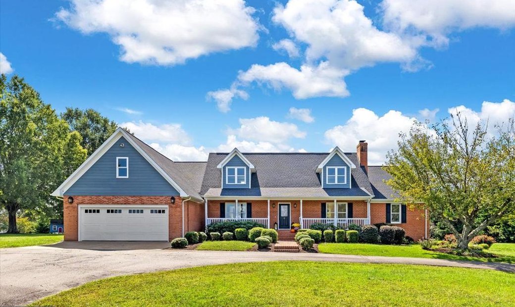 6 Bedrooms Single Family Detached In Fredericksburg, Virginia, United ...