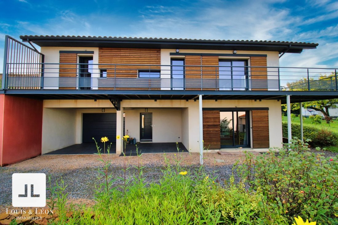 Marcy House In Marcy, Auvergne Rhône Alpes, France For Sale (14755105)