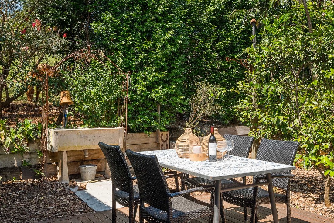 Superbly Renovated Home In Prime Highvale In Highvale, Queensland ...