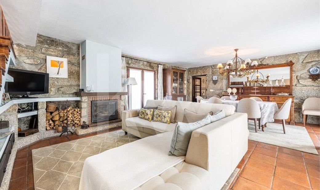 Paredes Town House In Paredes, Porto District, Portugal For Sale (14754817)