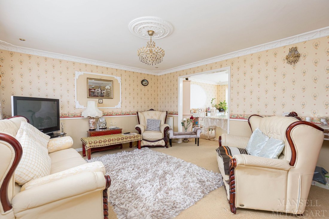 House Crawley In Crawley, England, United Kingdom For Sale (14761796)