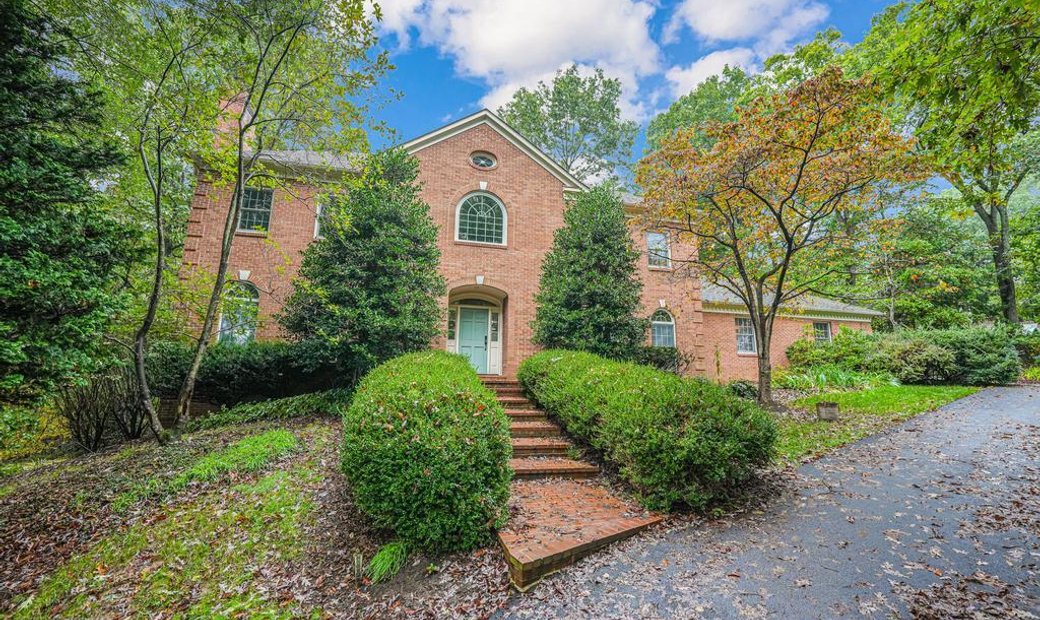 4 Bedrooms Single Family Detached In Vienna, Virginia, United States ...