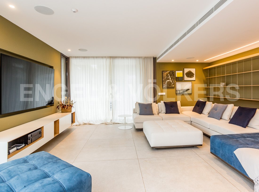 Elegant House On The Seafront In Gava Mar, Spain For Rent (14767767)