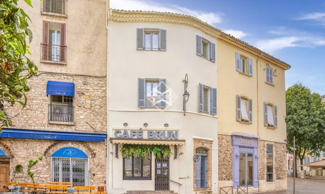 In The Heart Of Old Anibes In Antibes, Provence Alpes Côte D'azur ...