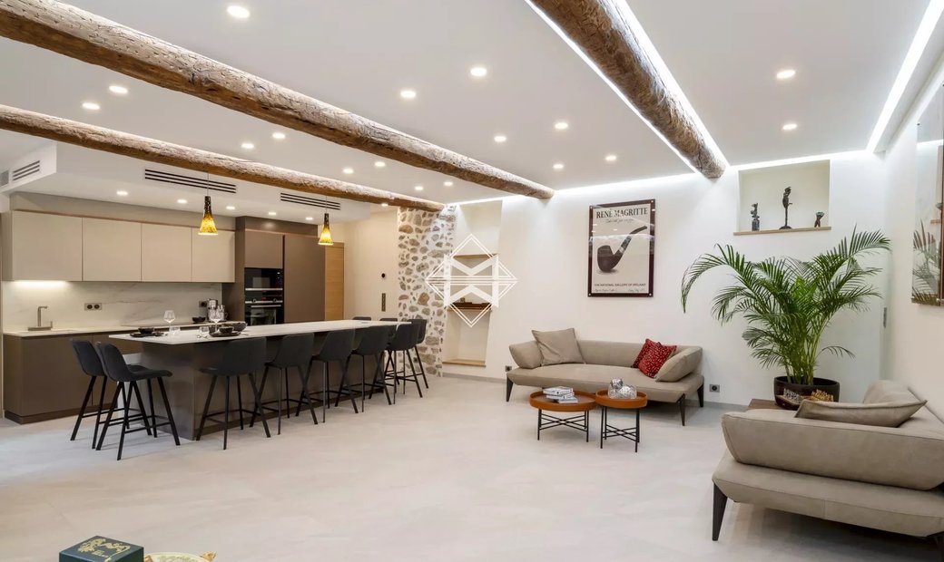 In The Heart Of Old Anibes In Antibes, Provence Alpes Côte D'azur ...