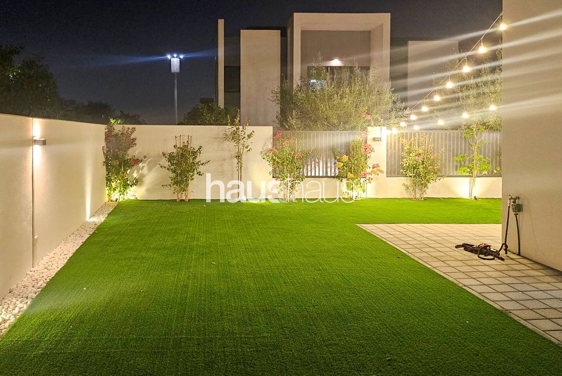 Large Corner Plot| Vacant On Transfer| In Dubai, Dubai, United Arab ...