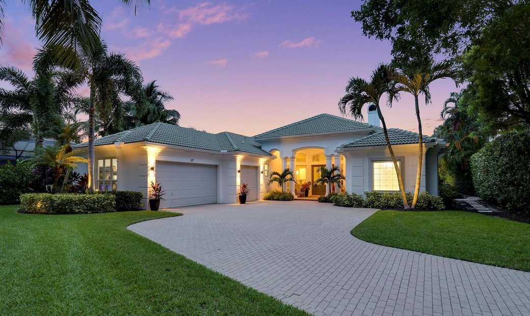 Lakefront Custom Home At The End Of A Cul De Sac In Jupiter, Fl, United ...