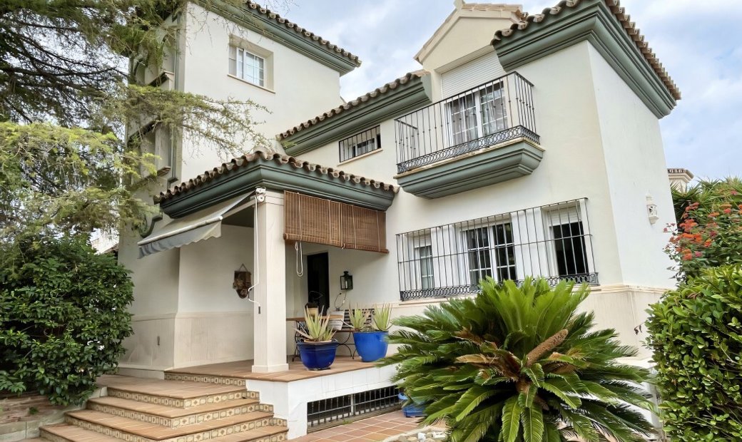 4 Bedroom, 3 Bathroom Family Villa At Los In Coín, Andalusia, Spain For ...