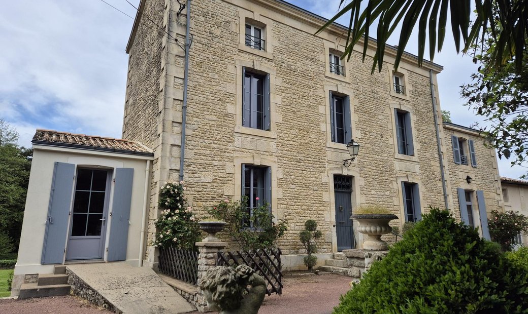 La Crèche House In La Crèche, Nouvelle Aquitaine, France For Sale ...