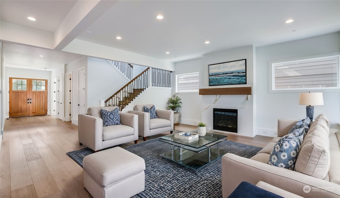 Lower Kennydale Home With Lake Views In Newcastle, Washington, United ...