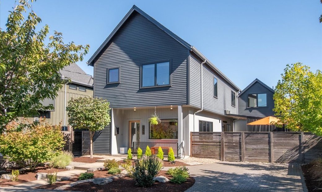 Stunning Custom Farmhouse On Quiet Street In Portland, Oregon, United ...